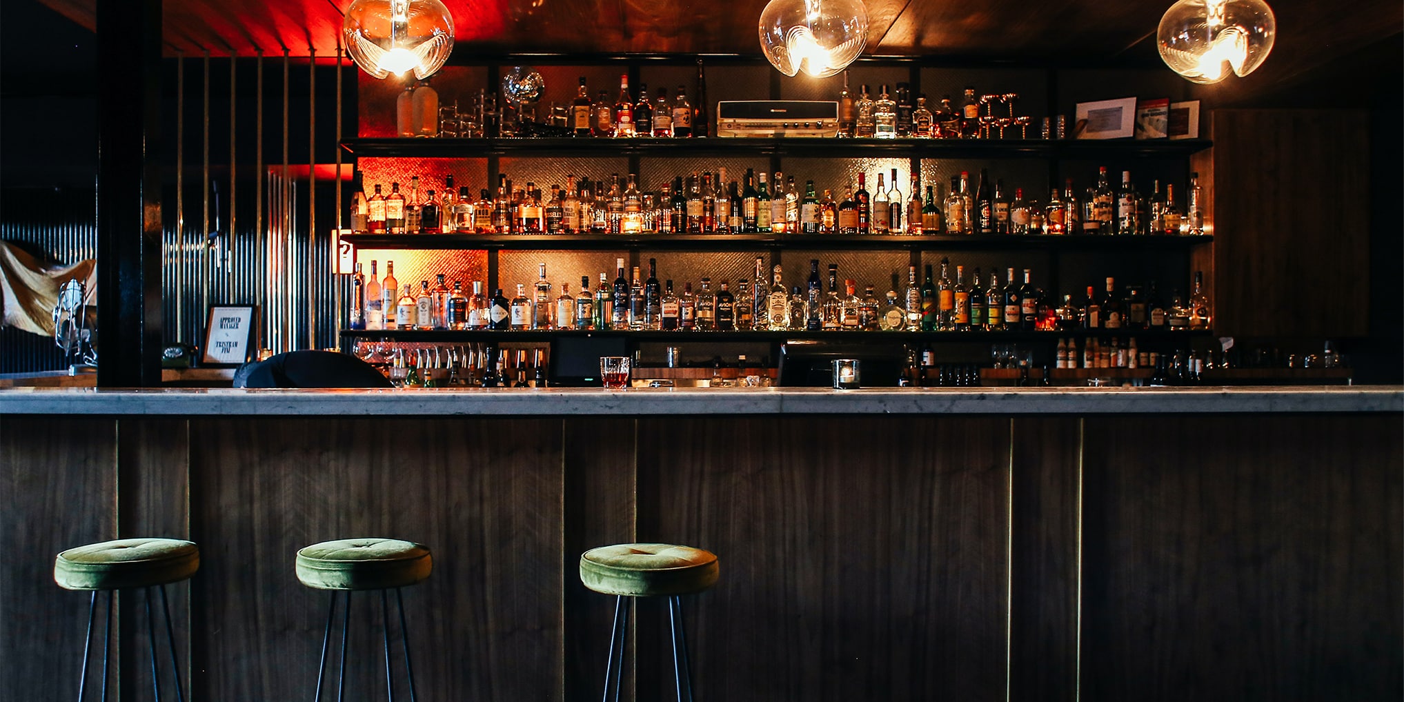 I Know This Amazing Bar | Points in Case